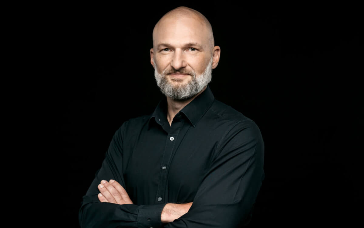 Professor Adam Dolník, PhD | Vyjednáváme.cz